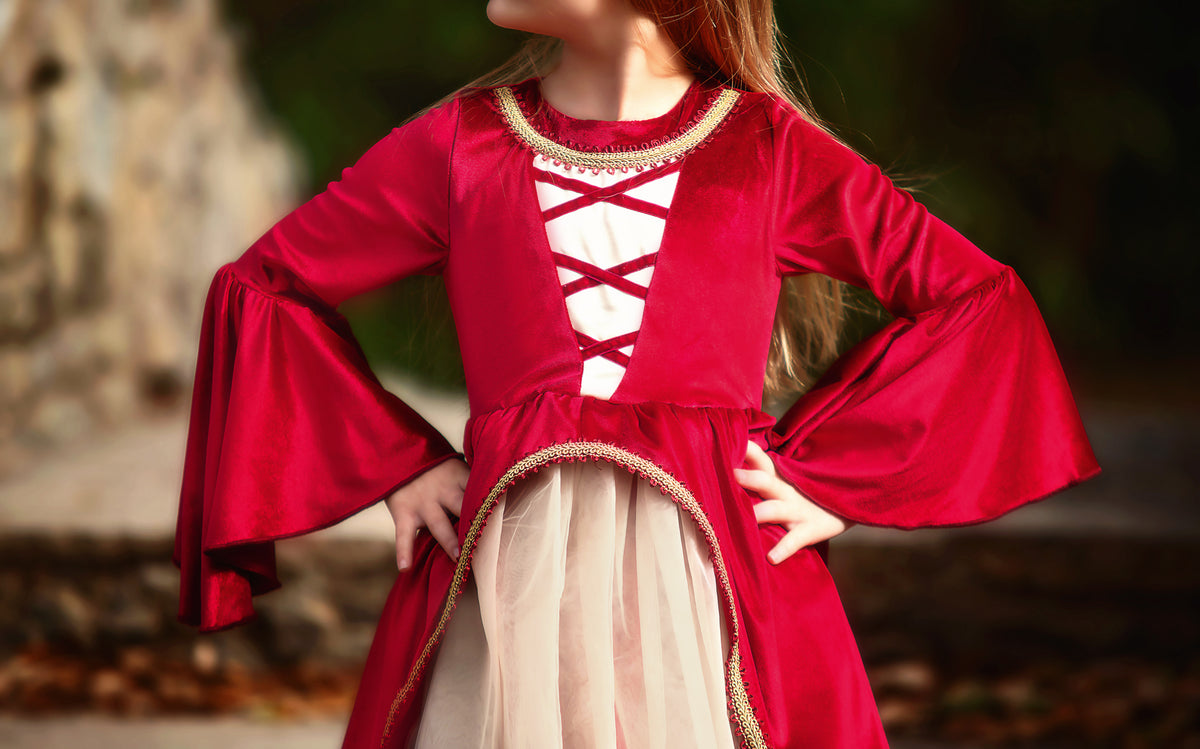 THE MEDIEVAL QUEEN – TRISH SCULLY